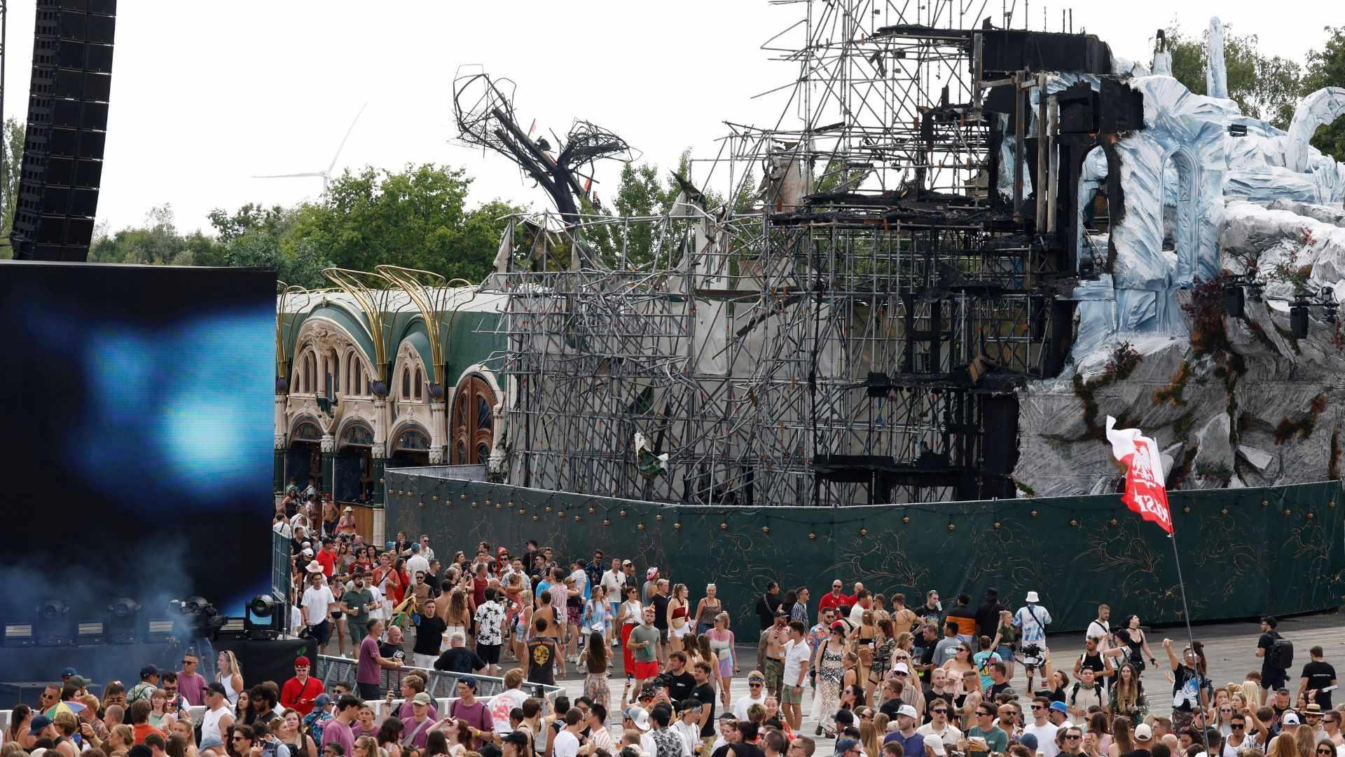 Tomorrowland Inaugura Show Pese a Incendio en Escenario Principal | Música | N+